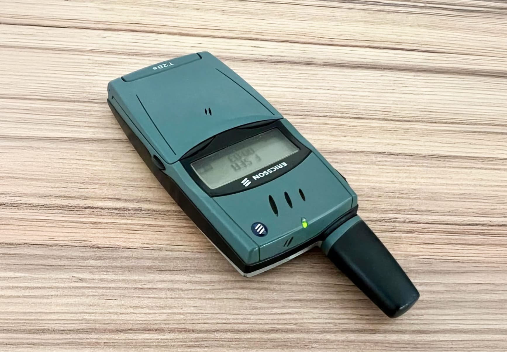 Ericsson T28s : un téléphone mythique qui a marqué son époque - Vintage ...